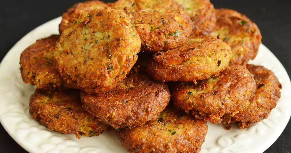 Chiftele de post cu ciuperci și legume, un mic dejun sățios și sănătos ...